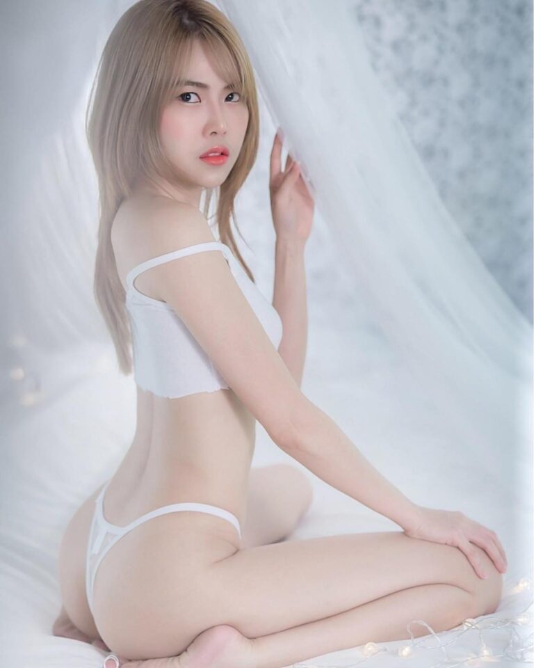 แจกวาร์ป Appleblue แอปเปิ้ลบลู เซ็กซี่ บิกินี่ นมโต Onlyfans 18+
