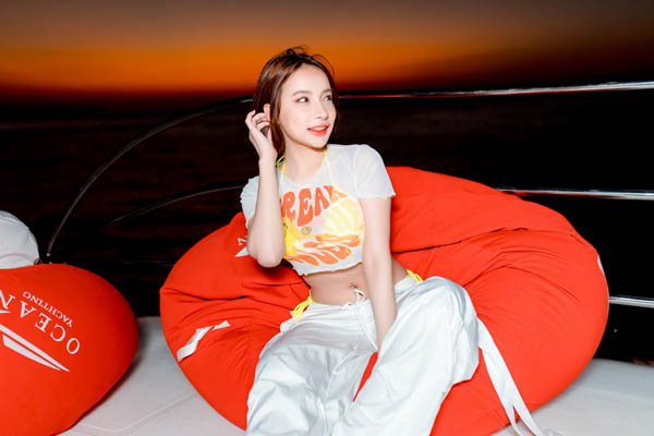 มอส ธนพร Djbarbiemozz หรือ ดีเจบาร์บี้มอส สาวสวย สุดแซ่บ เซ็กซี่